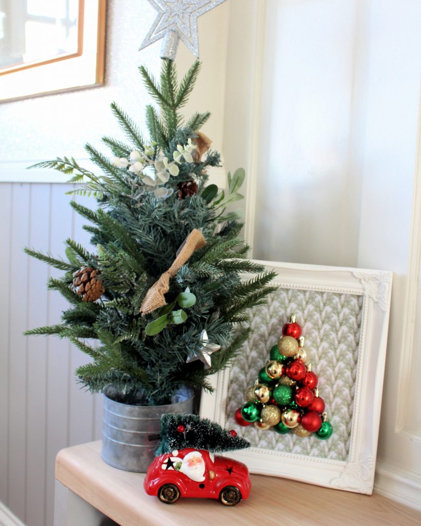 DIY Christmas bauble tree picture - Once a Duckling