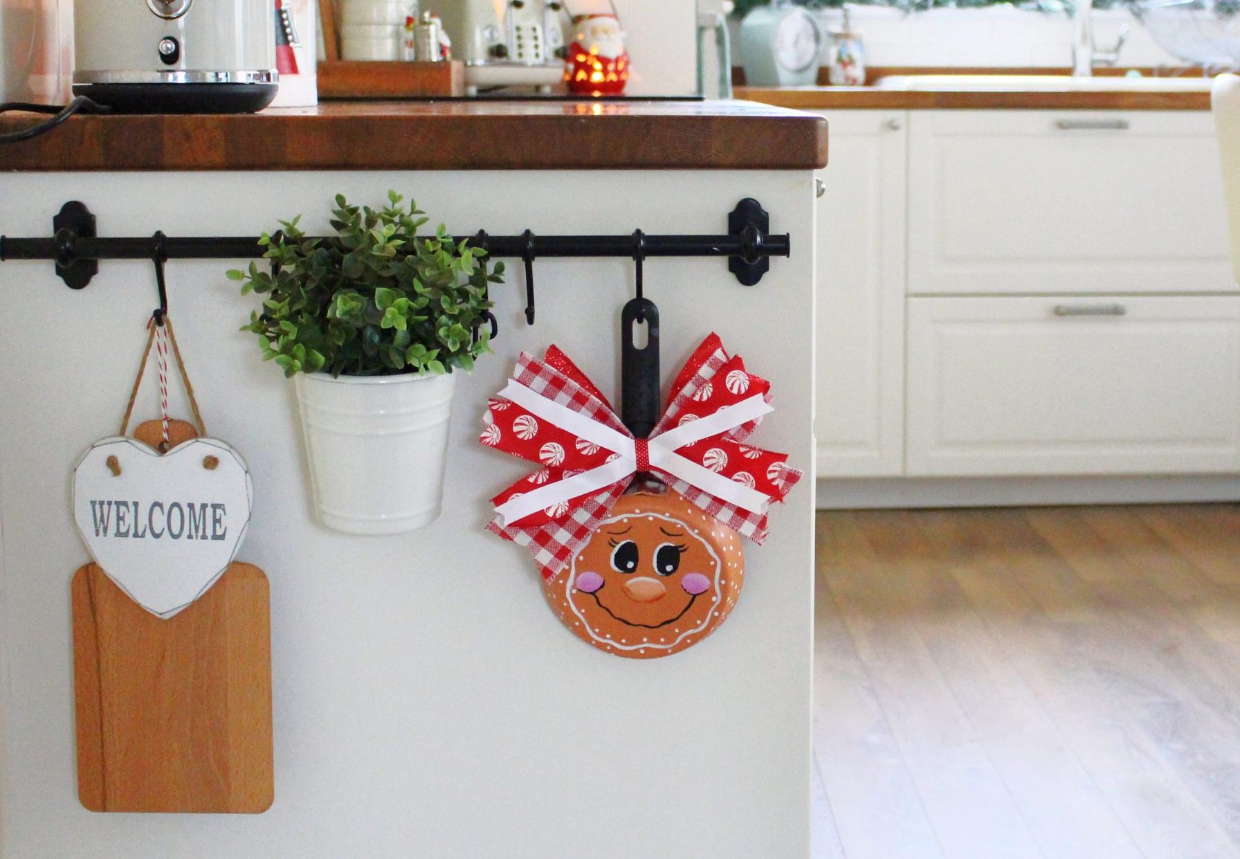 Mini frying pan Gingerbread man - Once a Duckling